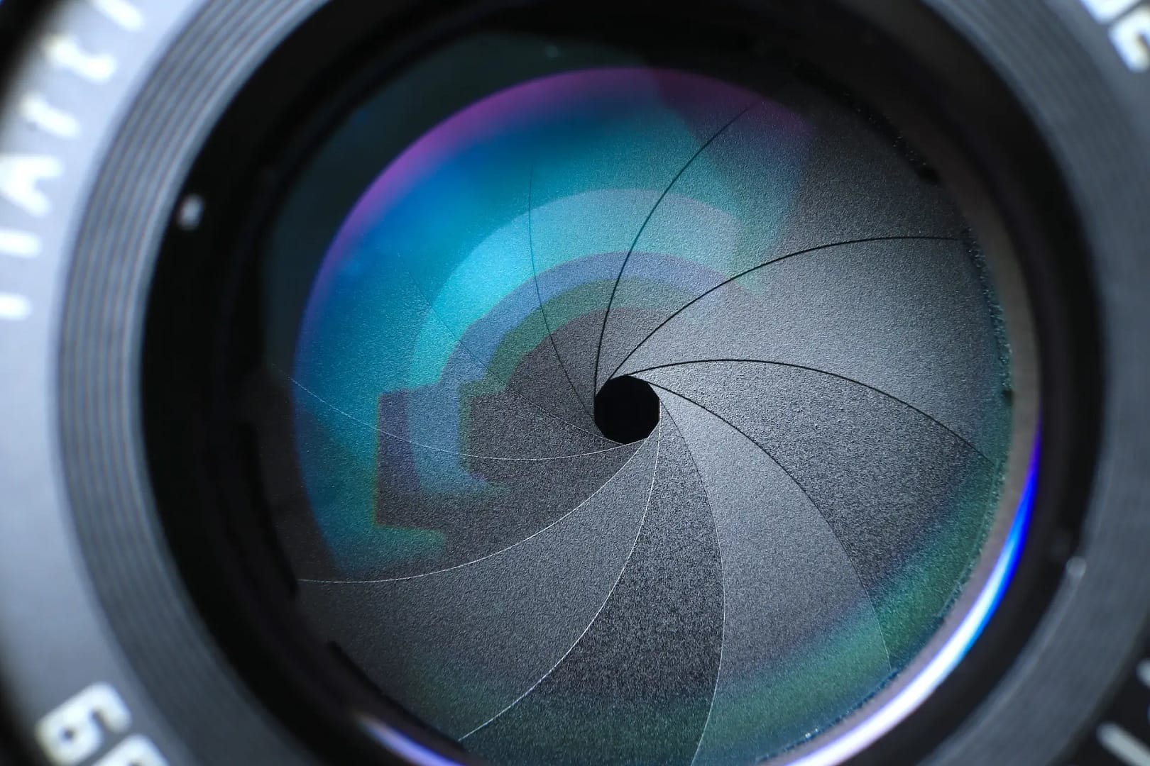 Control Premium vs. Minority Discount | DLOC & DLOM Guide