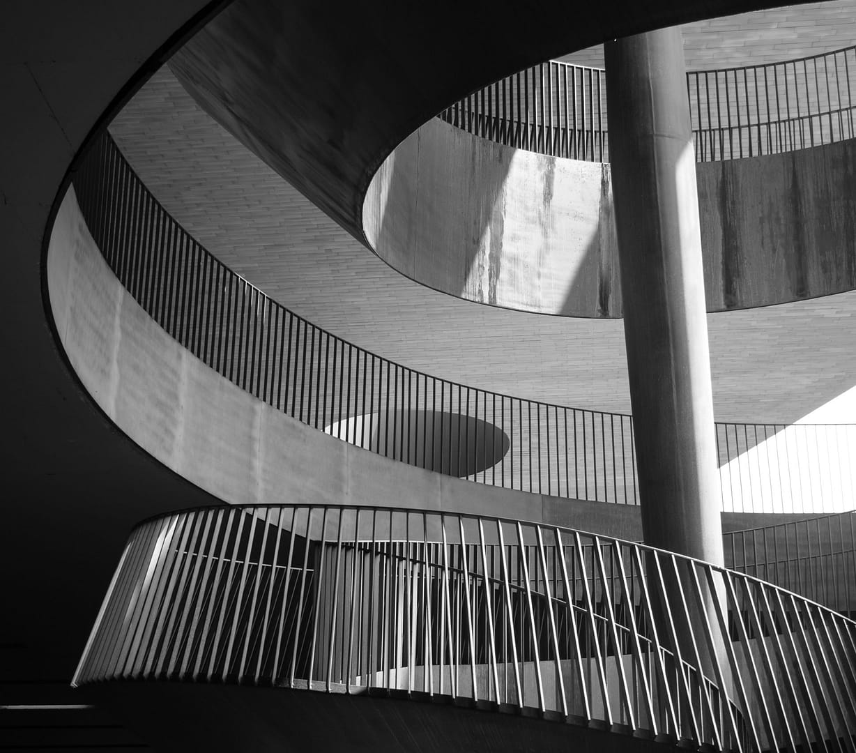 Business Valuation Calculator vs Professional Valuation